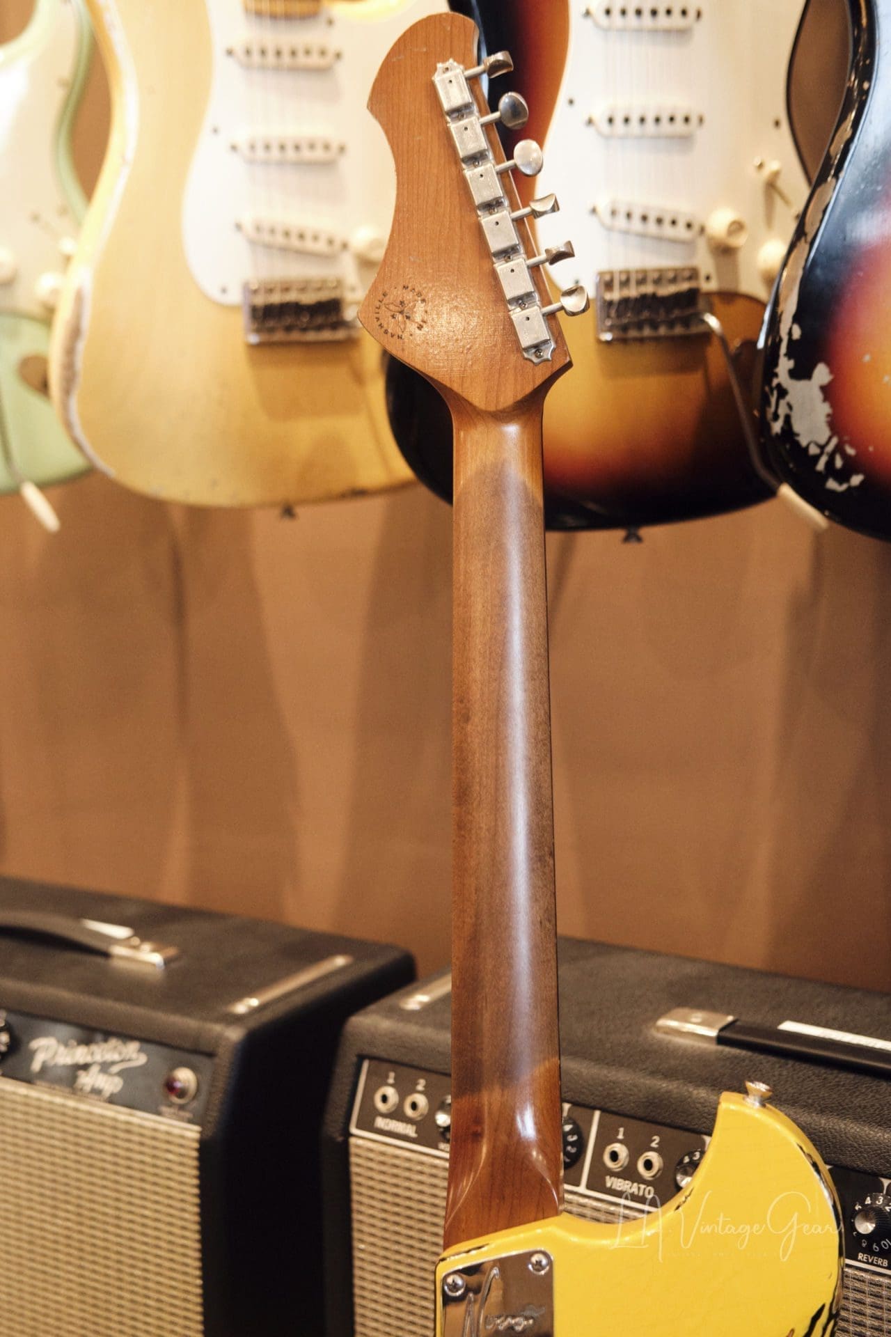 Novo 'Voltur' Offset Style Electric Guitar - Yellow over '64 Sunburst ...