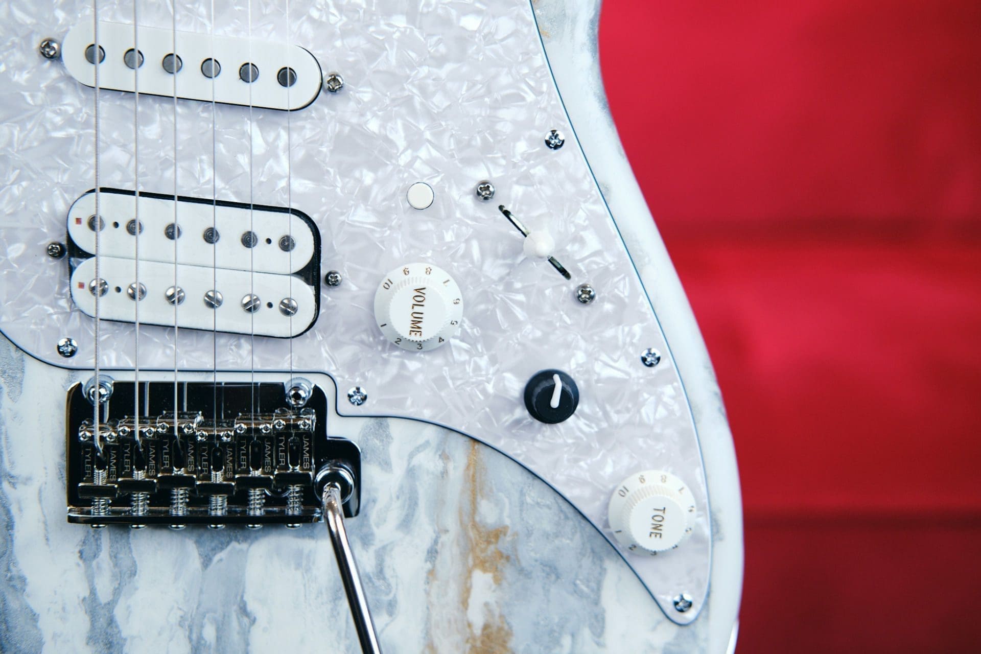 James Tyler Studio Elite HD S-Style Electric Guitar in a White Shmear ...